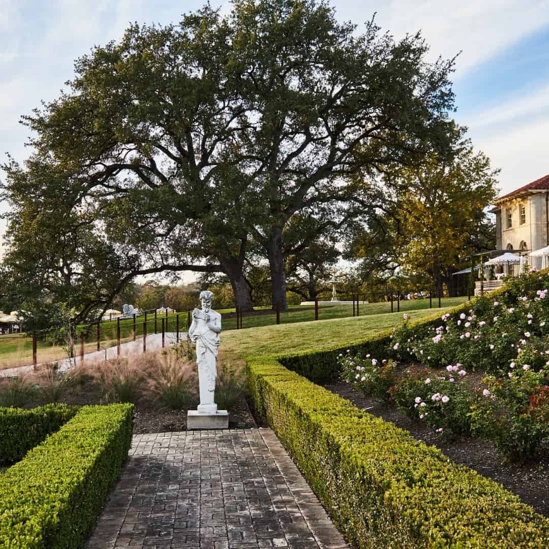 Commodore Perry Estate - Romantic Spots Austin